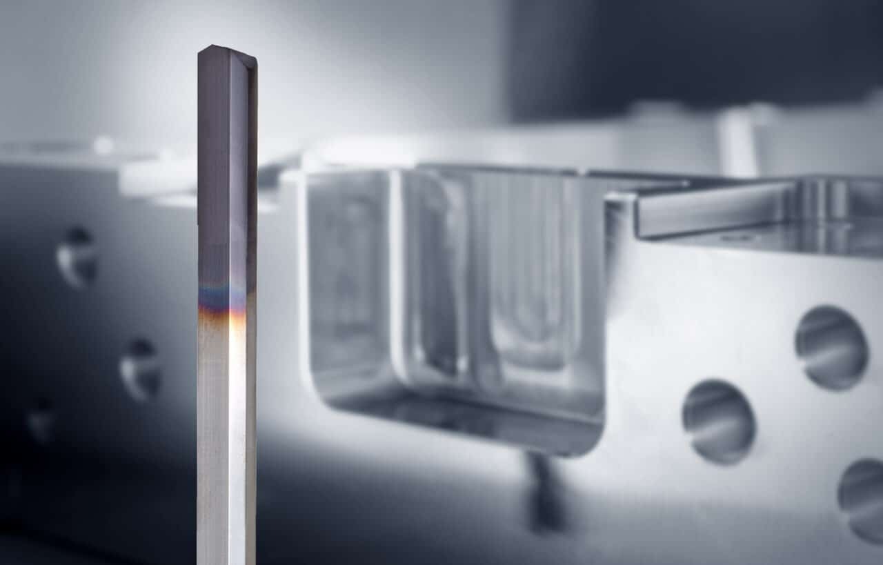 Cross holes? Not a problem! With the right deep drilling strategy ...